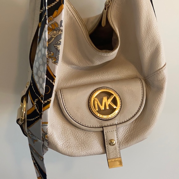 MICHAEL Michael Kors | Bags | Michael Kors Cream Colored Hobo Purse | Poshmark